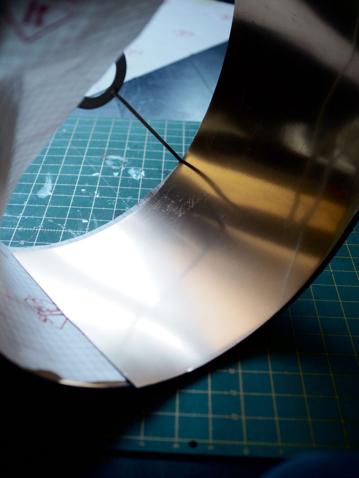 Adding a metallic lining to lampshades - Raspberry Flavoured Windows