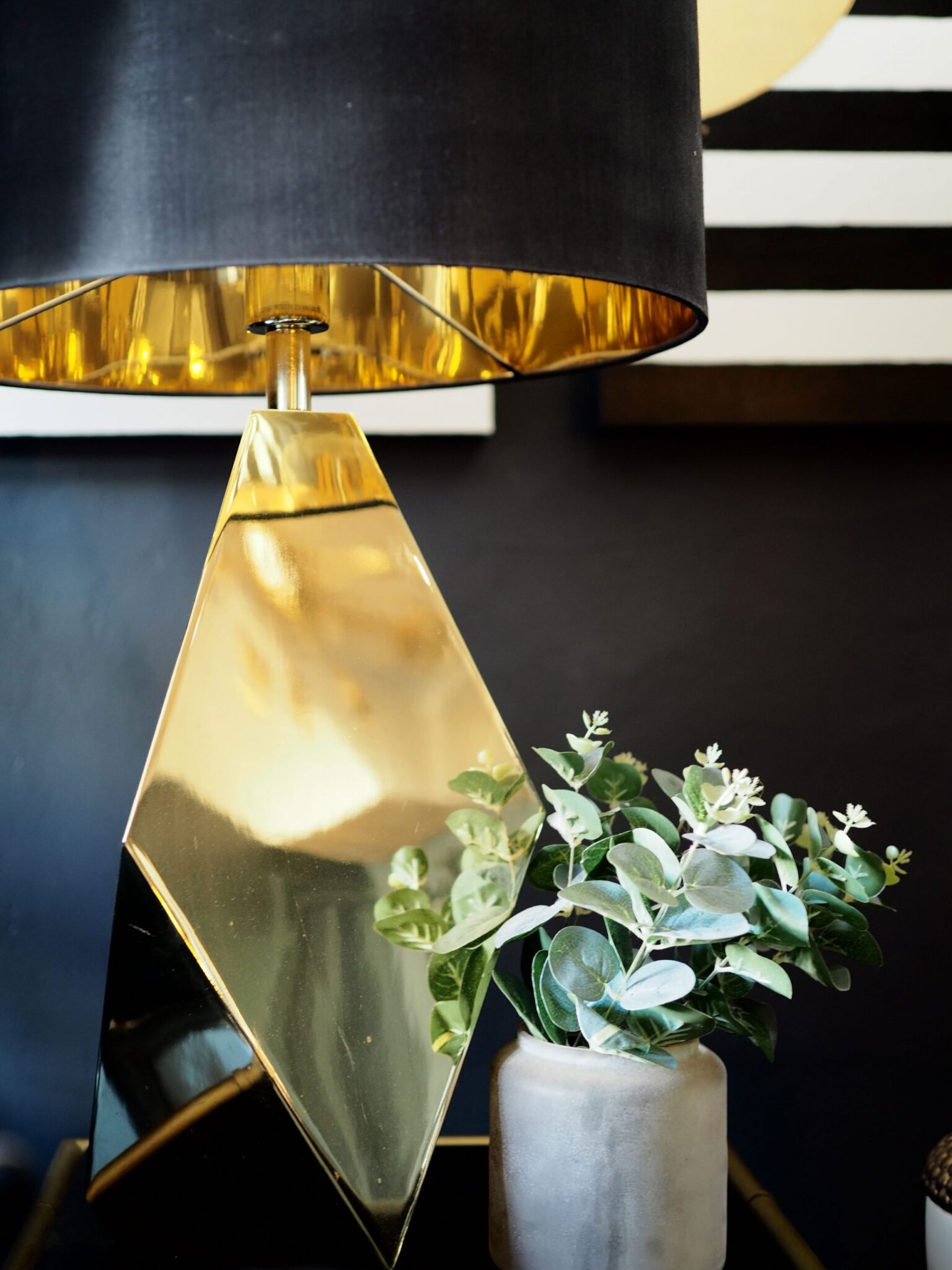 Adding a metallic lining to lampshades - Raspberry Flavoured Windows